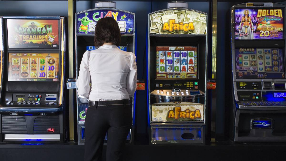 The Strategies to Win Slot Machine in Gambling Online